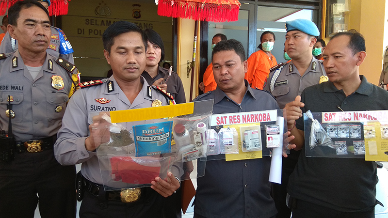 Cari Inspirasi, Arsitek Pilih Hisap Ganja - Koran Buleleng