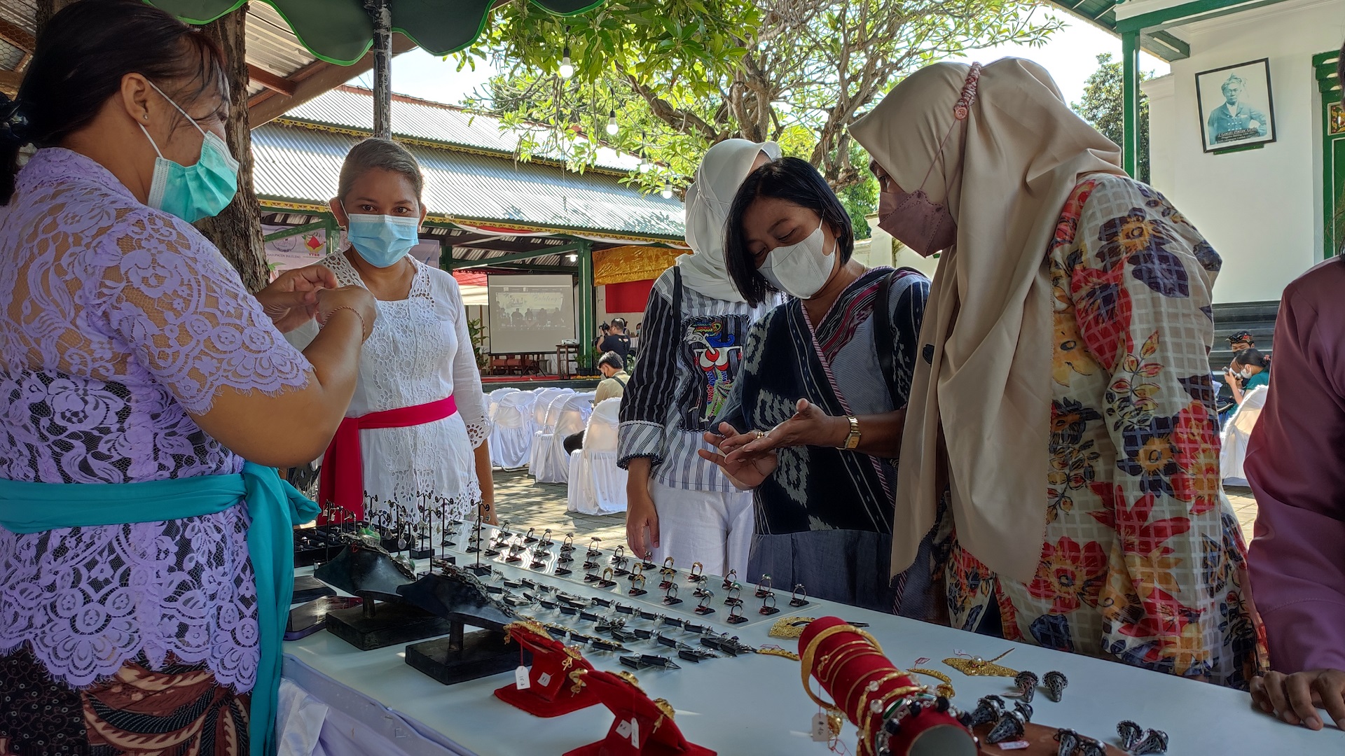 Bangkitkan Produk UMKM, IWAPi Buleleng Gelar Pekenan - Koran Buleleng